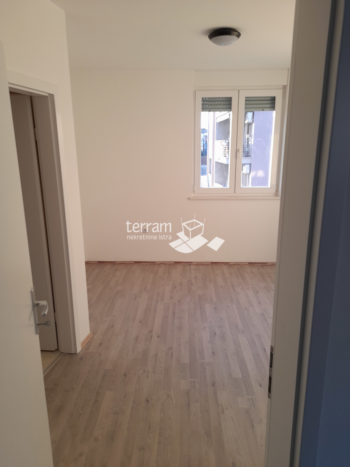 Istra, Pula, Centar, stan 88,07m2, 2SS+DB, prvi kat, lift, garaža, # ...
