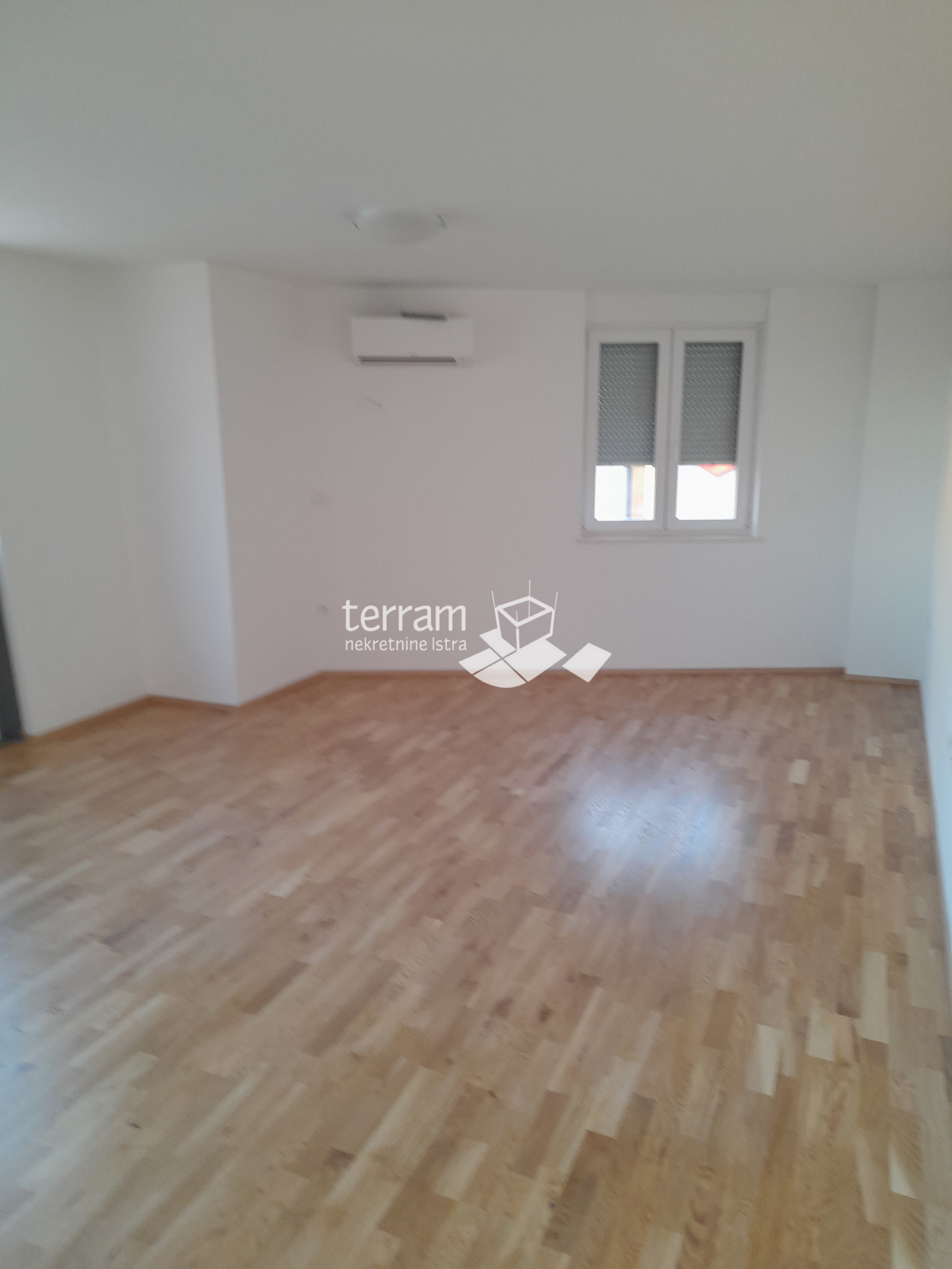 Istra, Pula, Centar, stan 88,07m2, 2SS+DB, prvi kat, lift, garaža, # ...